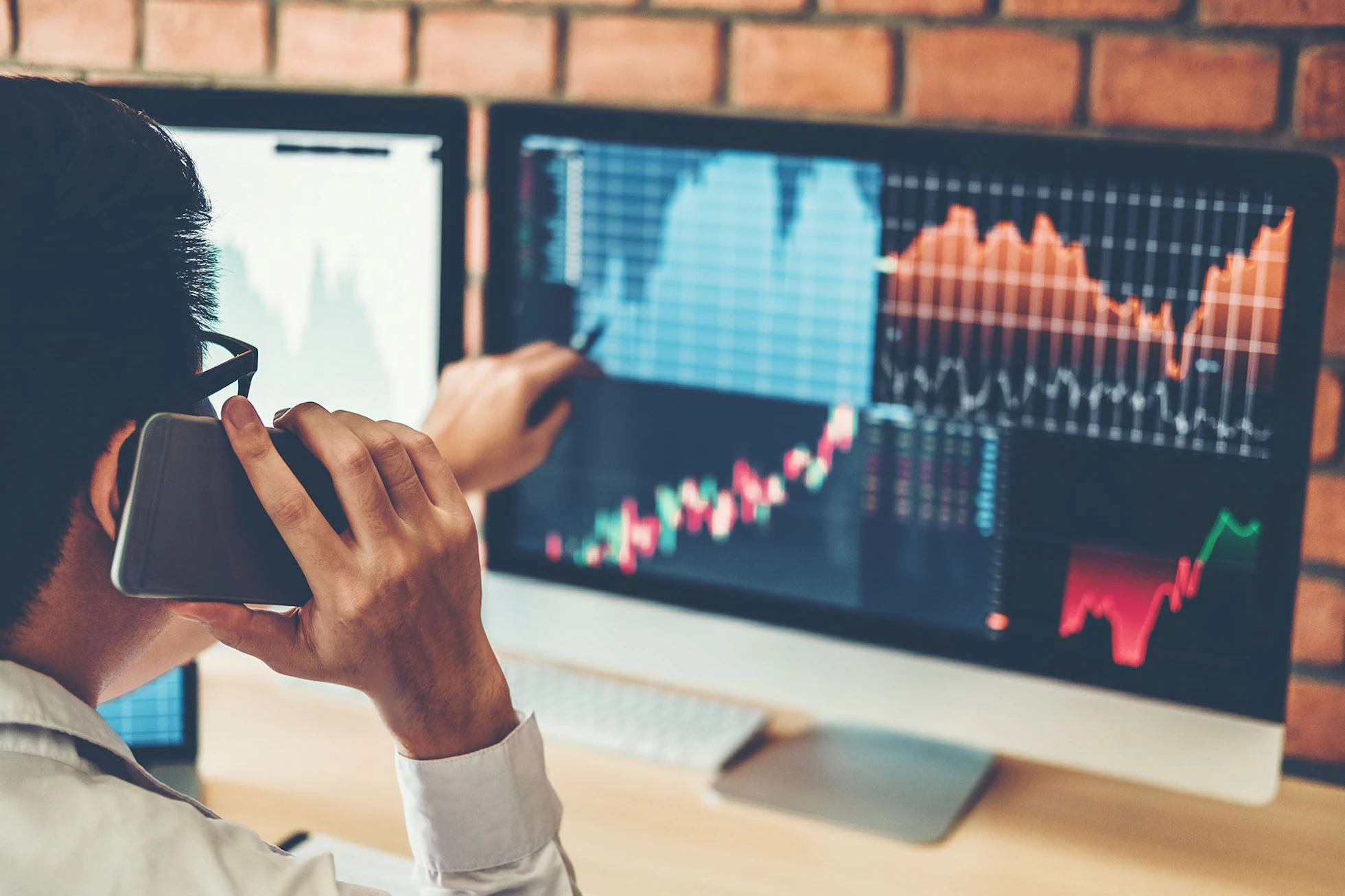 The Compliance Gap Your Call Recorder Can’t See | Verint
